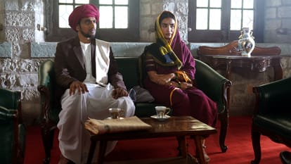 Phule Movie Review In Hindi By Pankaj Shukla Ananth Mahadevan Pratik ...