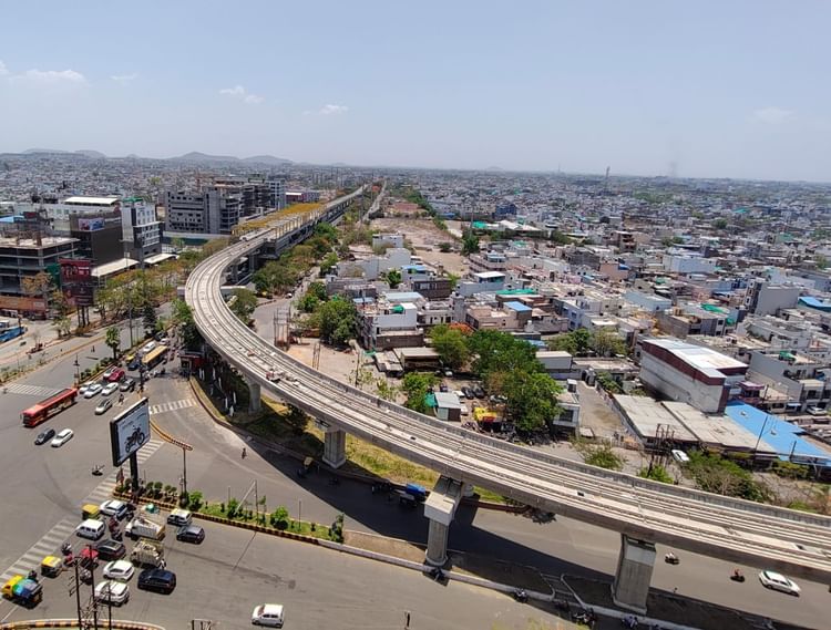 Indore: The Last Span Of The Metro Track Has Been Placed Near The ...