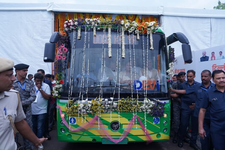 Public Transport:दिल्ली में पहली बार चलेंगी 7 मीटर की इलेक्ट्रिक बसें ...
