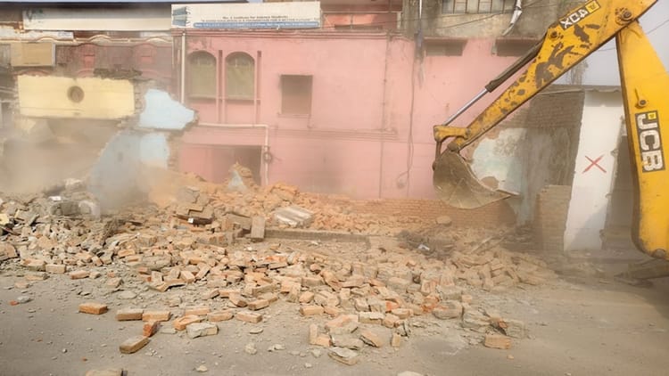 Rampur: Municipality Jcb Roared On 27 More Shops Of Shaukat Ali Road ...