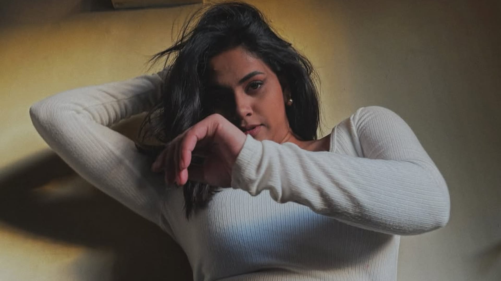 Apna Adda Series 29 Shruti Pandey Raid 2 Stree 2 Helmet News Anchor ...