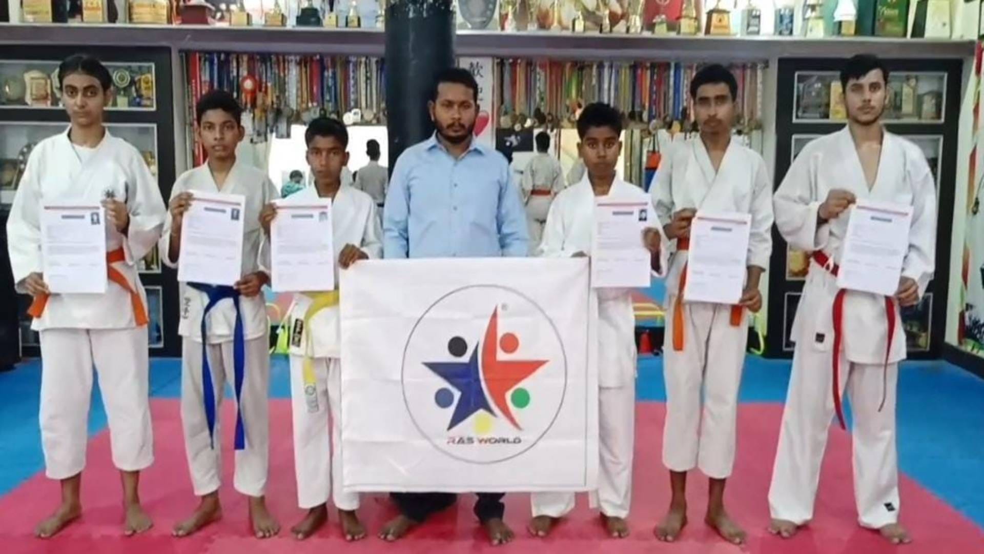 अंतरराष्ट्रीय कराटे चैंपियनशिप:रास वर्ल्ड मार्शल आर्ट के 6 खिलाड़ी ...