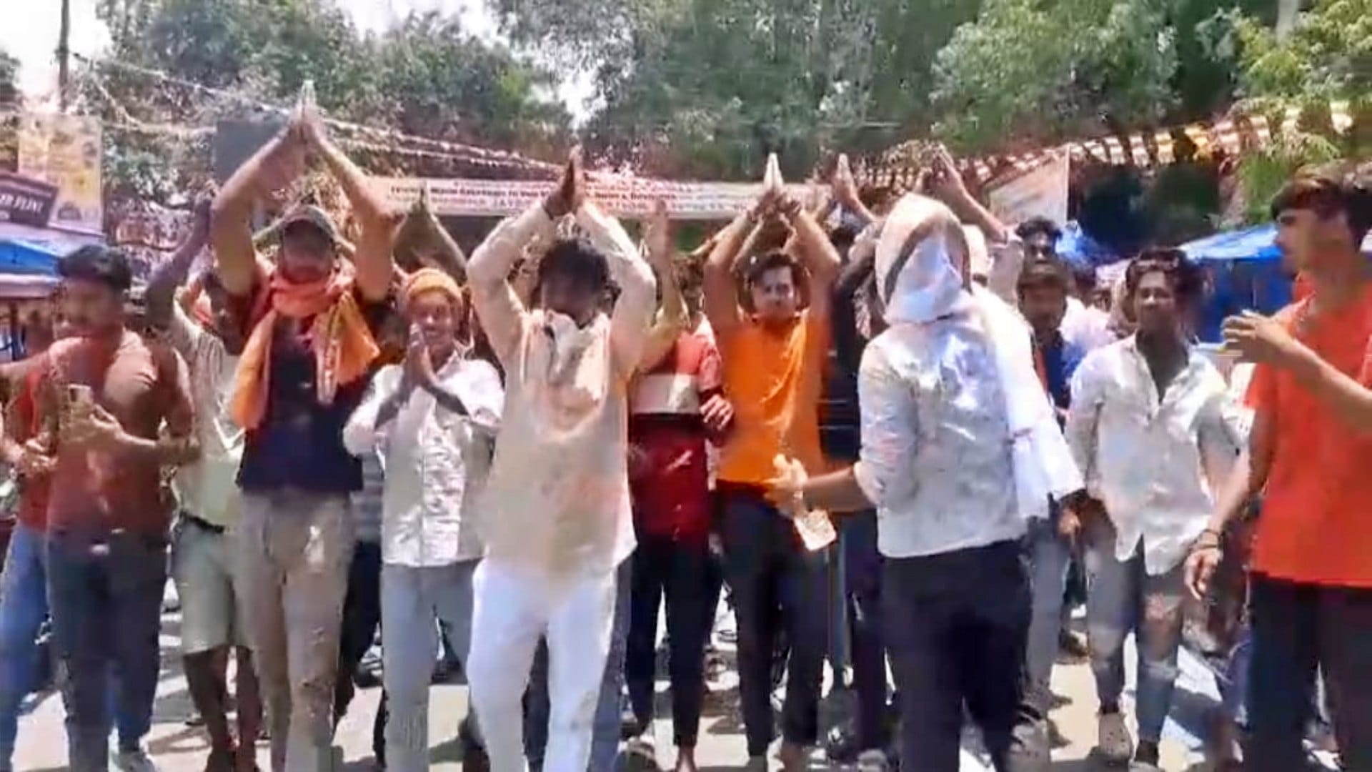 महाबोधि मंदिर हंगामा:व्यापारियों ने बाजार बंद कर की प्रदर्शनकारियों को ...
