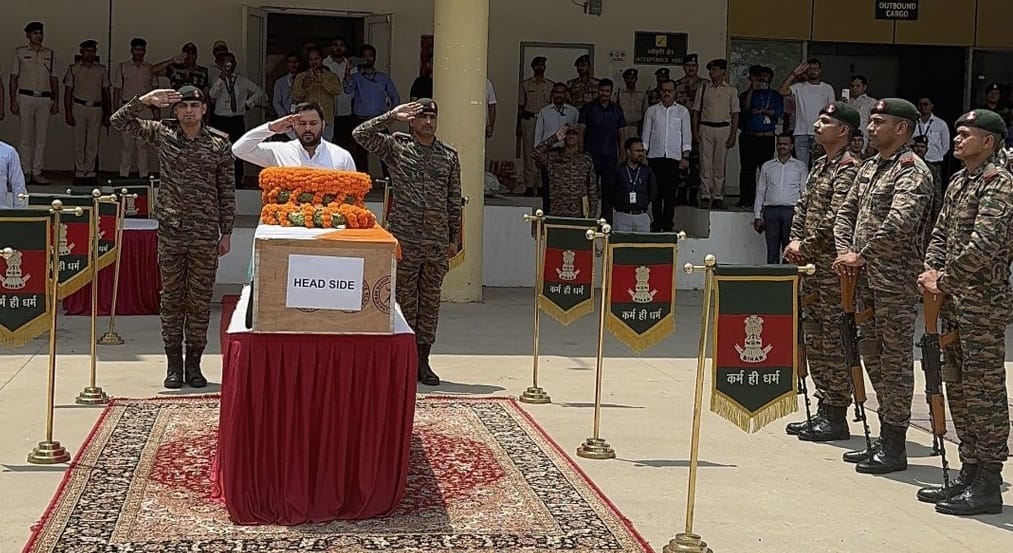 India Pakistan:सीवान के शहीद रामबाबू सिंह को गार्ड ऑफ ऑनर नहीं दिया गया ...