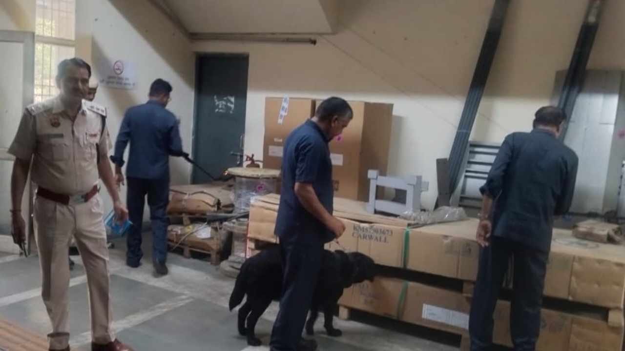 Bomb Threat:फरीदाबाद में लघु सचिवालय को बम से उड़ाने की धमकी ...