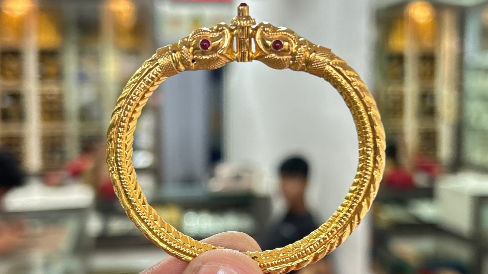 Gold Kada Design:नन्हे राजकुमार को पहनाना है सोने का कड़ा तो बनवाने से ...