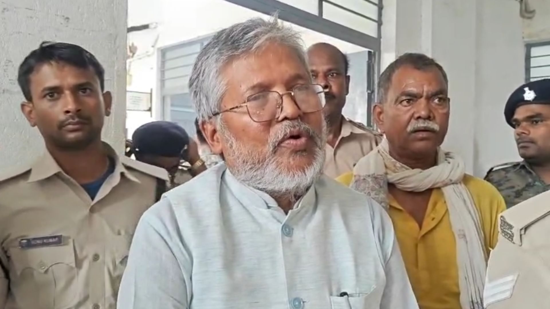 Bihar News : Bjp Party Mla Mishrilal Yadav Sent To Jail Darbhanga Bihar Police - Amar Ujala ...
