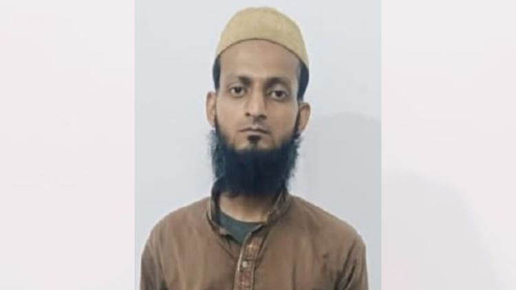 Mohammad Tufail Arrested In Varanasi Charges Of Espionage Ats Deleted ...