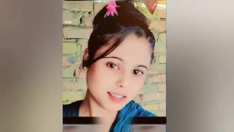A Woman From Gorakhpur Talked To Her Husband On A Video Call And Committed Suicide, Her Husband ...
