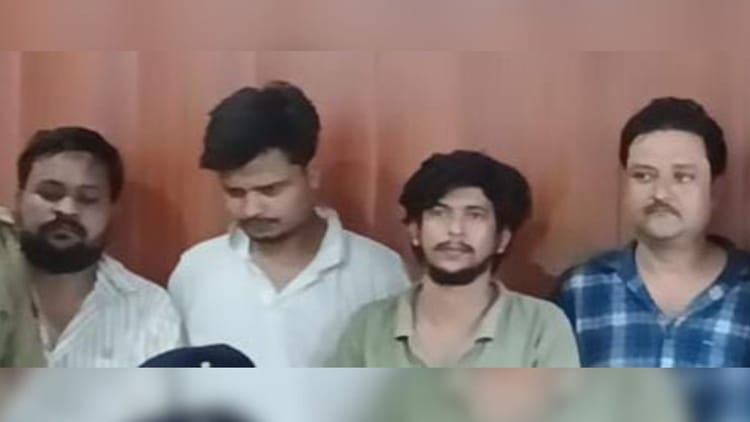 News:ठिकाने लगाने को शव लेकर घूम रहे थे हत्यारे, जुए के पैसे के विवाद ...