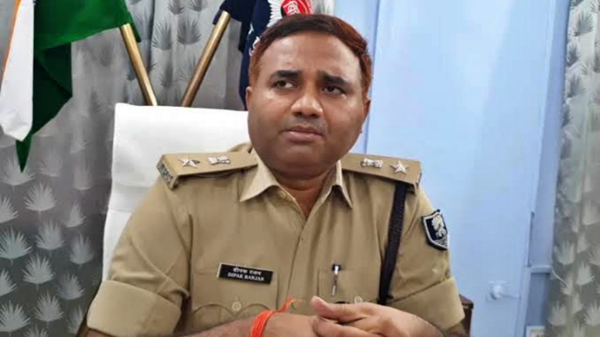 Jehanabad Ips Officer Left Behind In Middle Of Road Bodyguards And ...