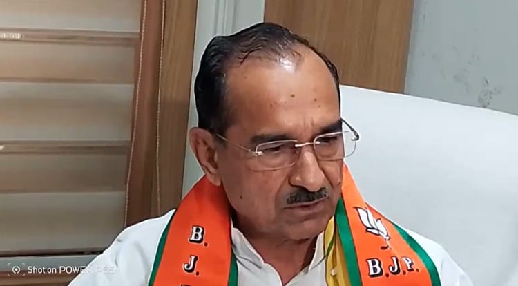 Madan Rathore Hits Back At Ashok Gehlot, Says Flag On Officer's Stick ...