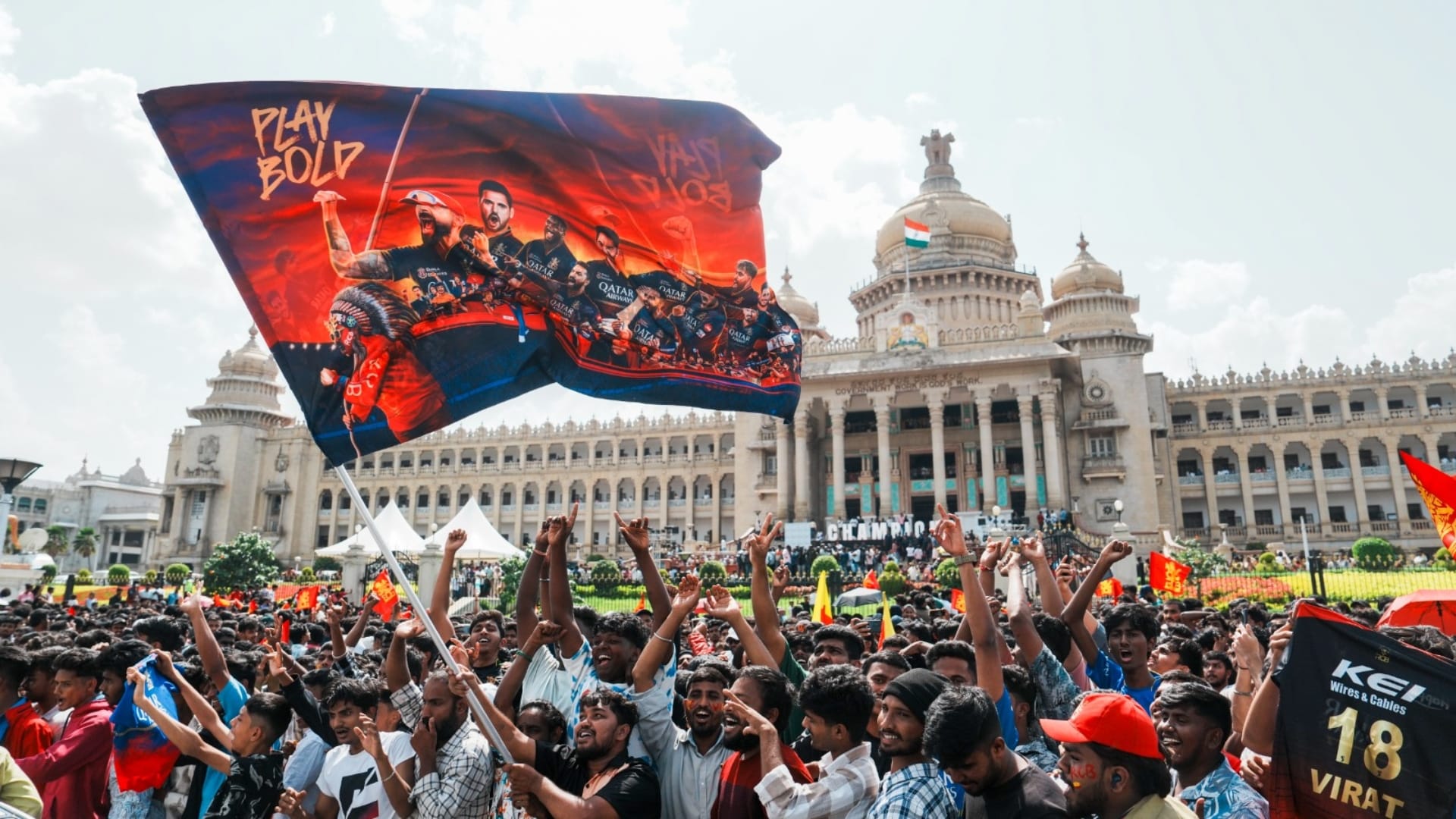 Ipl 2025 Winner Rcb Gets A Grand Welcome On Reaching Bangalore ...