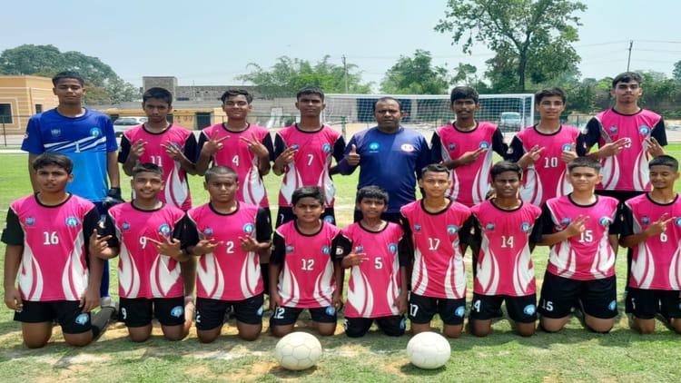 Football Match: Started With A Bang By Lord Vishnu, Defeated Sunbeam Sun City - Amar Ujala Hindi ...
