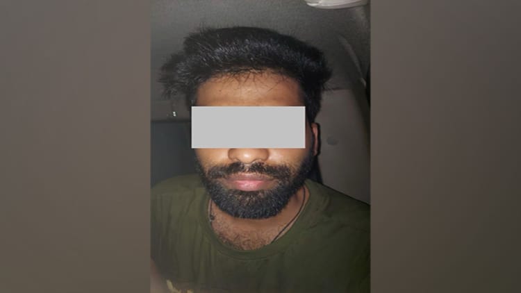 Kolkata:शर्मिष्ठा पनोली के खिलाफ शिकायत करने वाला वजाहत खान गिरफ्तार ...