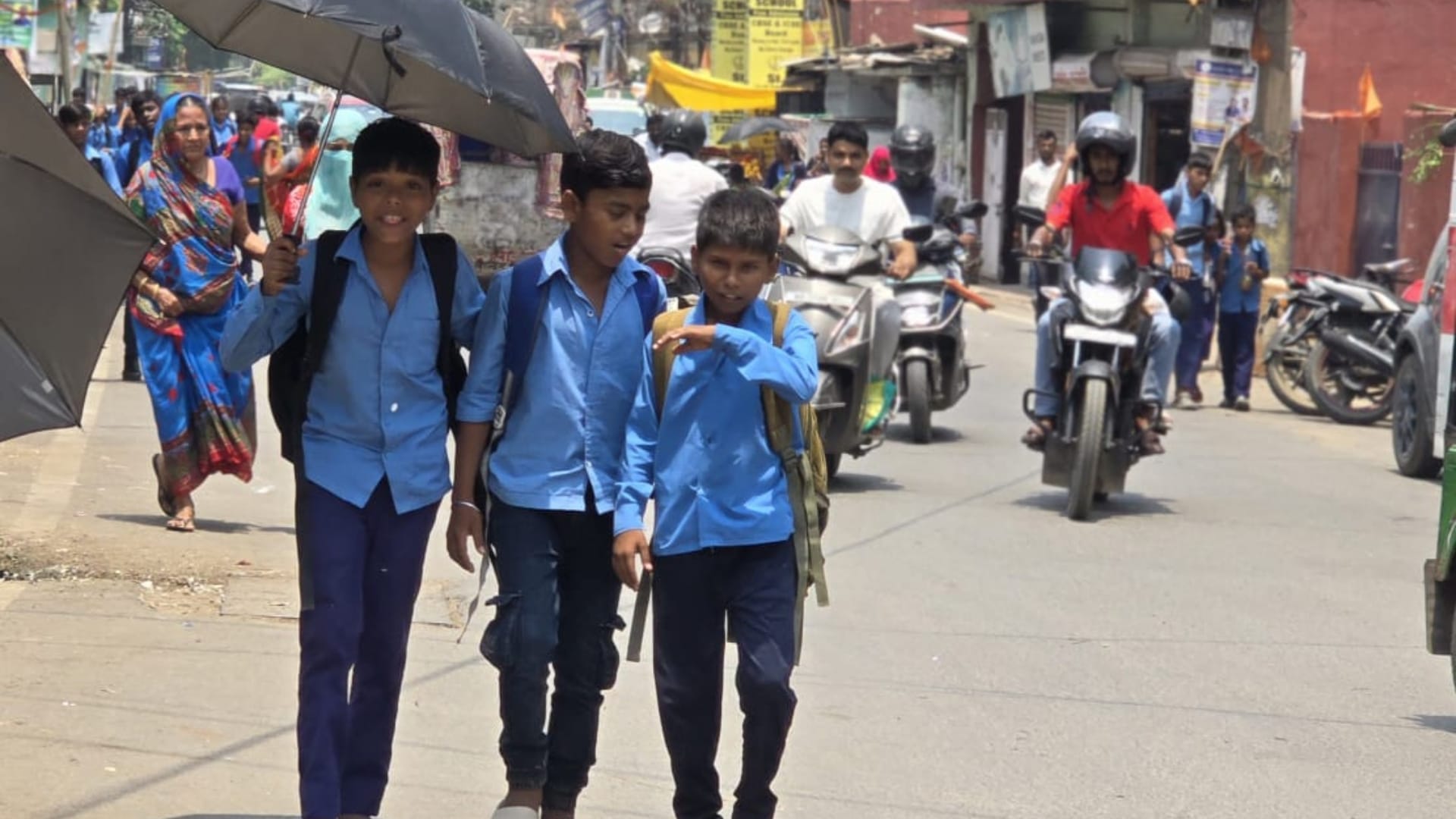 School Time :भीषण गर्मी से बच्चे बेहाल, फिर बदला स्कूलों का समय; जिला प्रशासन ने जारी किये आदेश ...