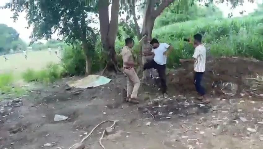 Agra Uproar: Angry Villagers Pelted Stones On Electricity Team And ...