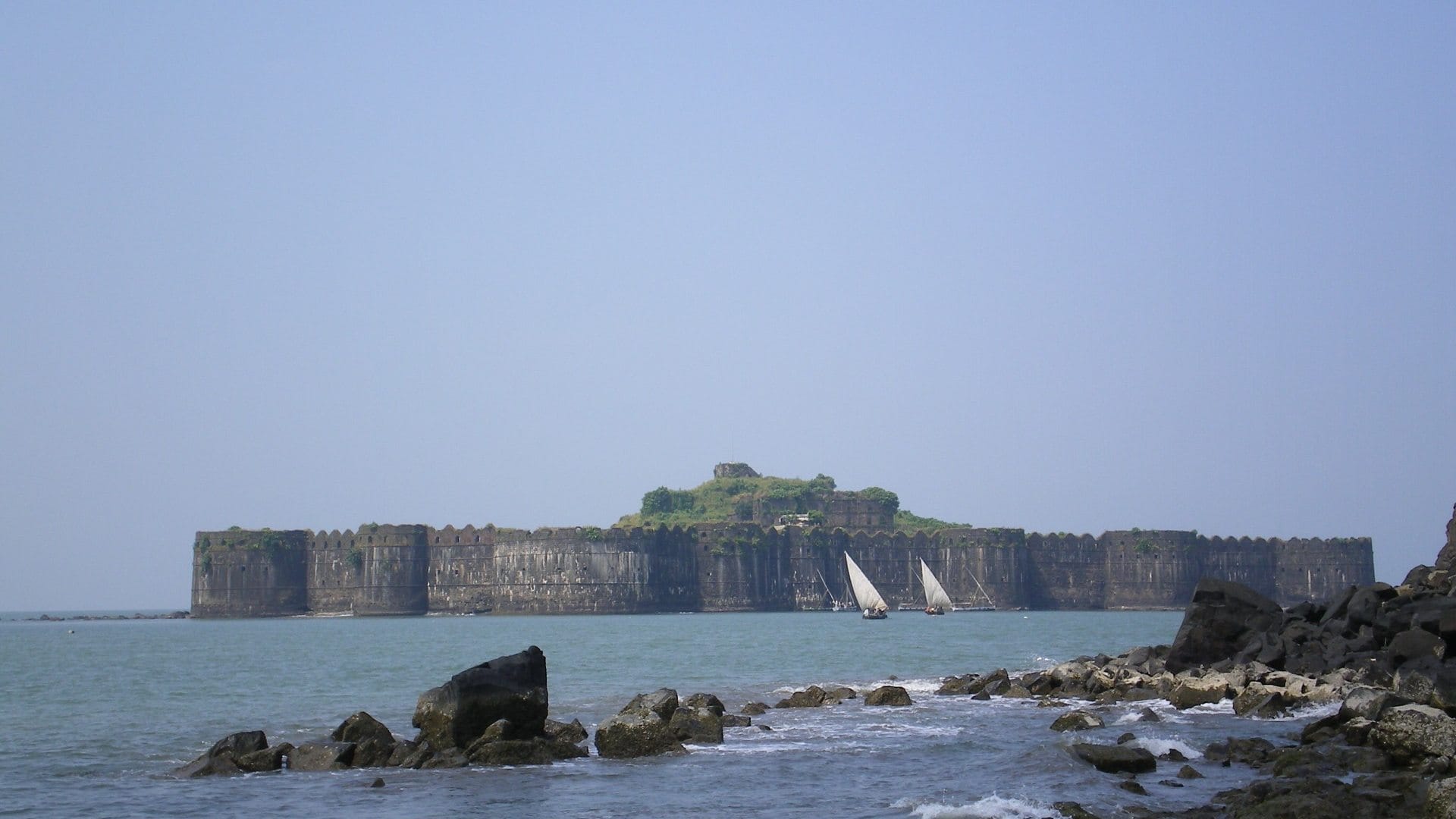 Mysterious Fort:समुद्र में स्थित है ये रहस्यमयी किला, आज तक कोई नहीं ...