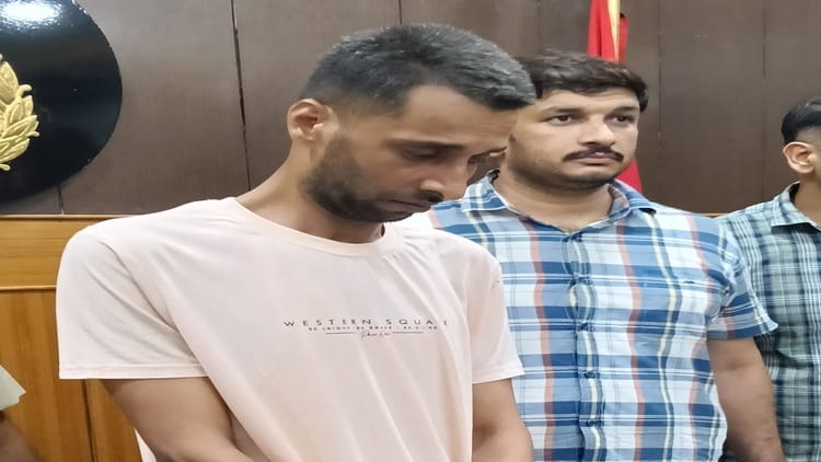 Fake Dsp Arrested In Panipat - Amar Ujala Hindi News Live - हरियाणा में फर्जी Dsp गिरफ्तार:12वीं ...