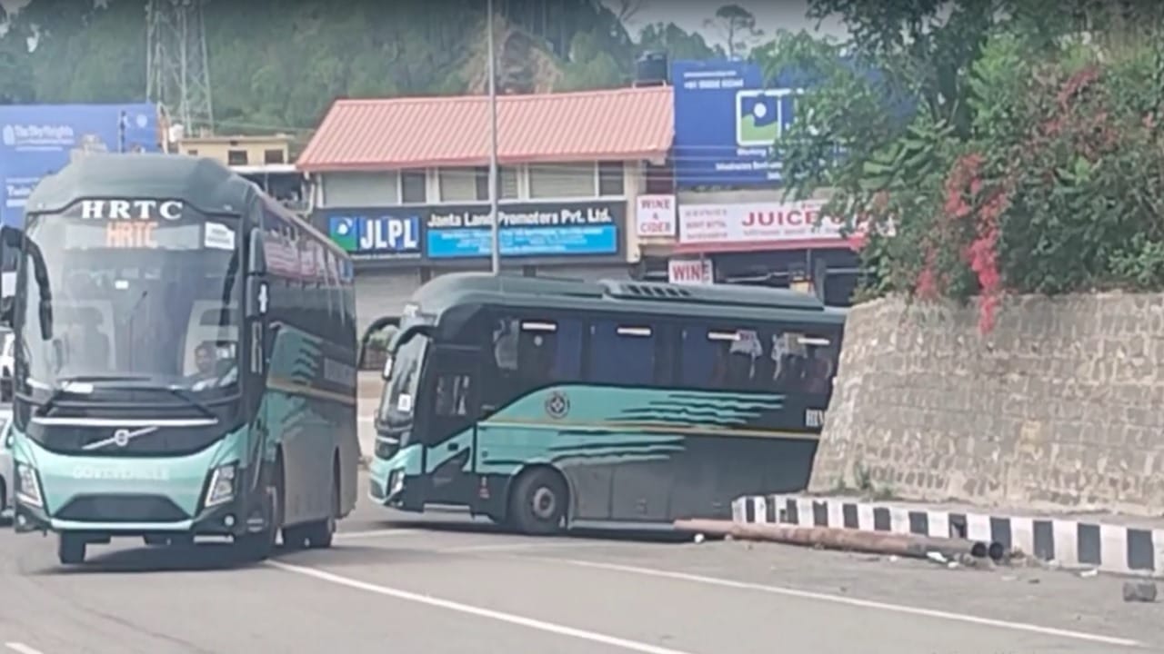 Hrtc Volvo Buses: 24 New Volvo Buses Reached Himachal After Travelling ...