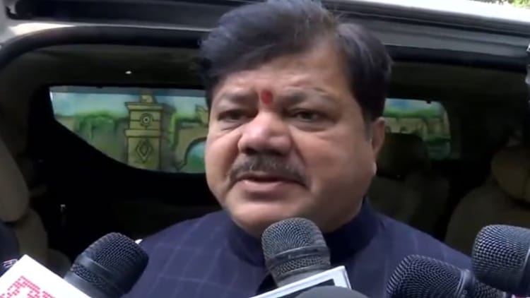 Bjp Mla Hits Back, Says- Hindi Is Not Compulsory From First Class ...