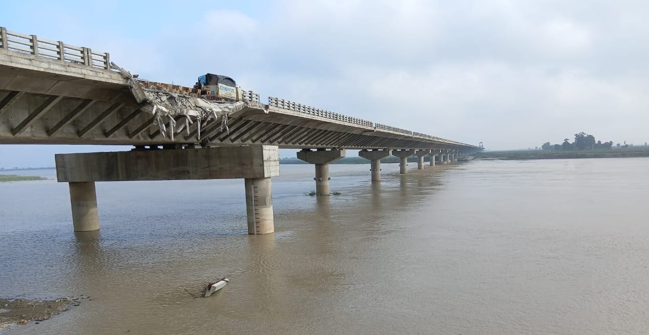 Bihar Bridge :कोसी नदी पर बन रहा बिहार का सबसे बड़ा पुल हादसे का शिकार ...