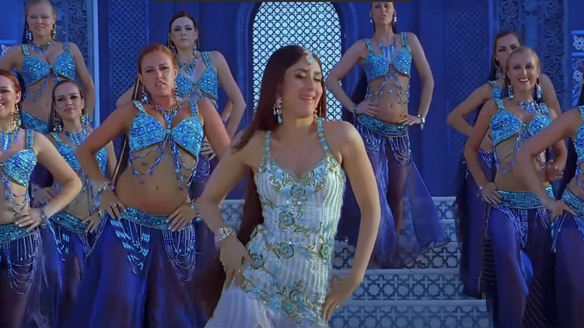 Kareena Kapoor Item Songs In Bollywood Fevicol Se Marjani Marjani ...