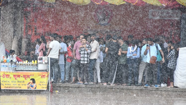 Varanasi Weather Update Today Heavy Rain And Yellow Alert For Rain For ...