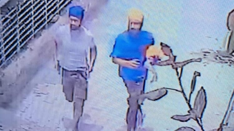 Firing On Punjabi Actress Tania Father Doctor In Moga - Amar Ujala ...