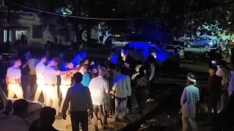 Bhilwara News:ठेले से कार की टक्कर पर भड़का विवाद, कार चालक की पीट ...