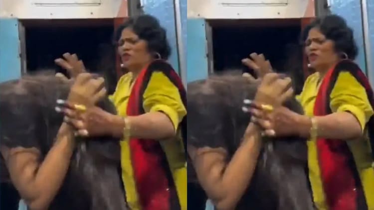Viral Video:चलती ट्रेन के दरवाजे पर लटककर रील बनवा रही थी लड़की, आंटी ...