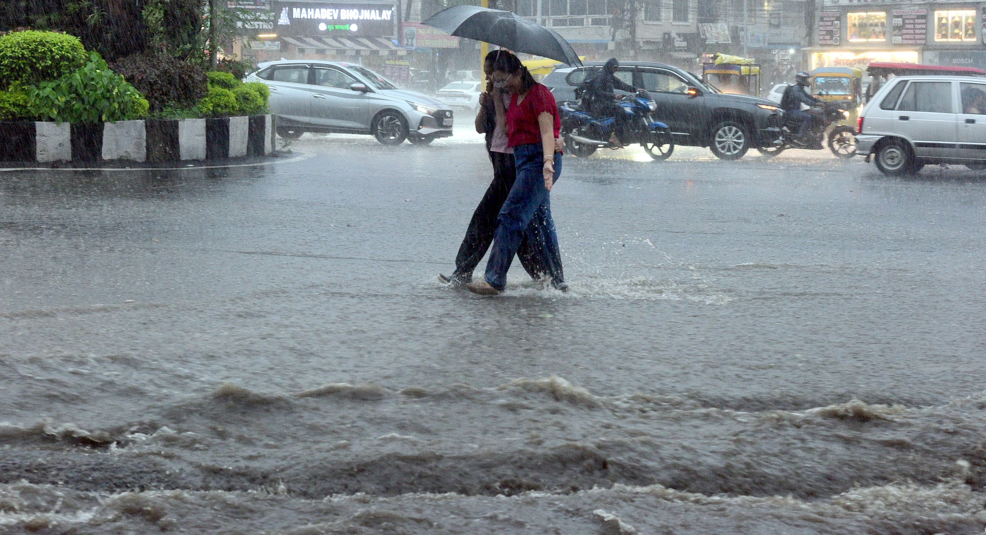 Mp Weather: Rainfall In 15 Districts Of The State, 2.5 Inches Of Rain ...