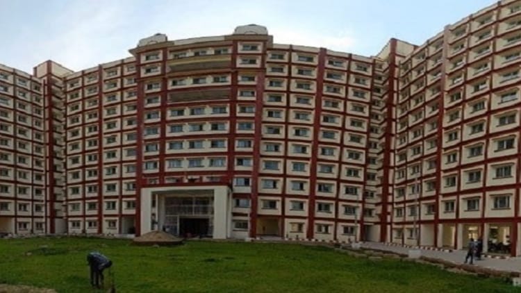 आईआईटी बीएचयू:बाथरूम वीडियो मामले में एमटेक के छात्र के खिलाफ केस, आरोप ...