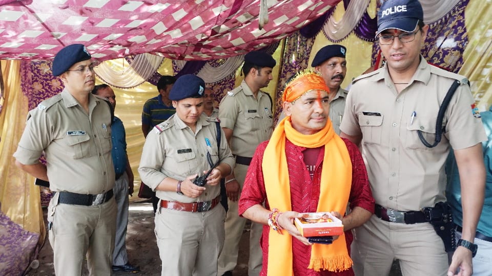 Uttarakhand:ऑपरेशन कालनेमि...पुलिस ने साधु वेशधारी 25 फर्जी बाबा किए ...
