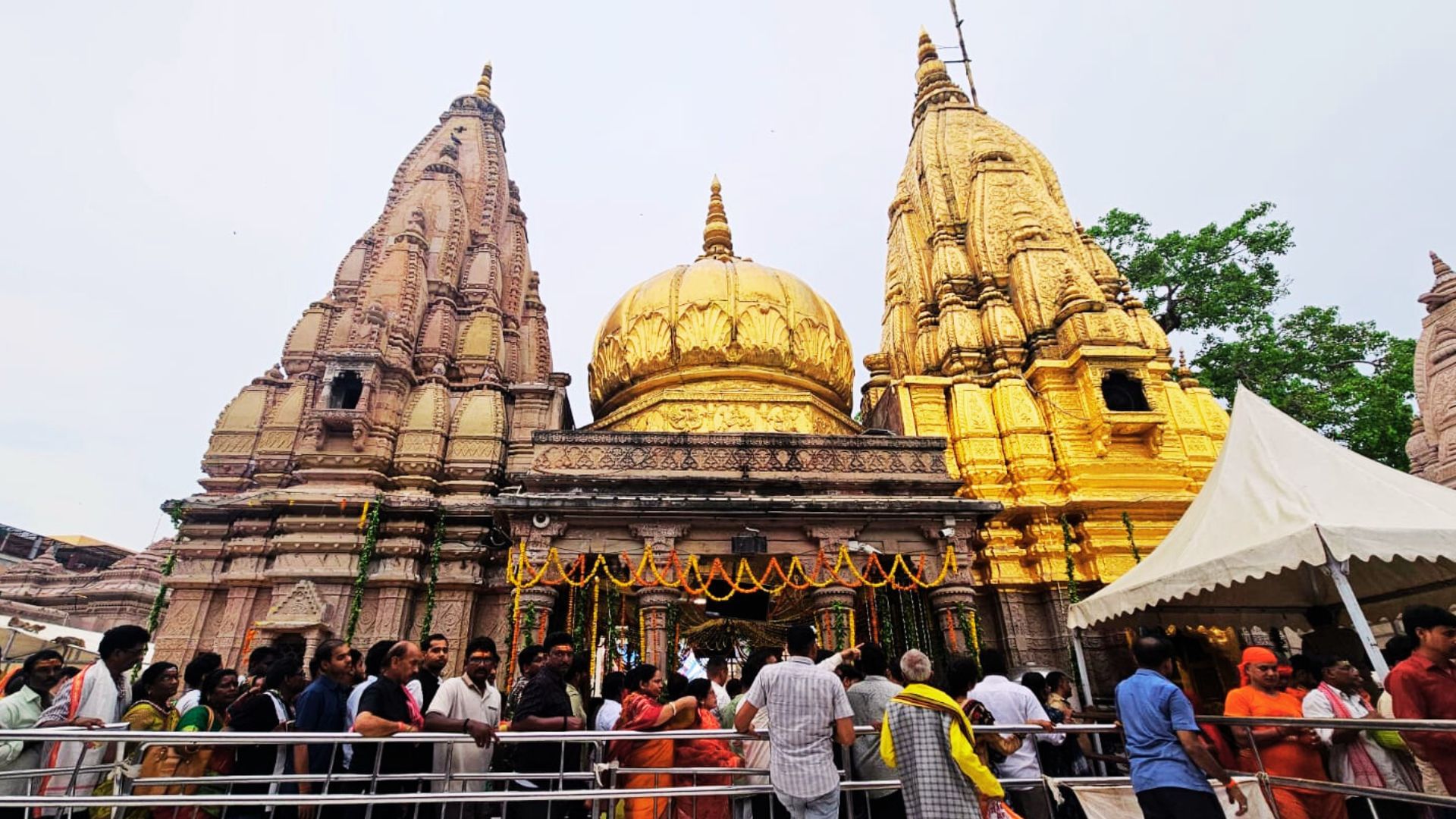 Varanasi News Two Madrasa Students Were Caught In Vishwanath Temple Premises - Amar Ujala Hindi ...