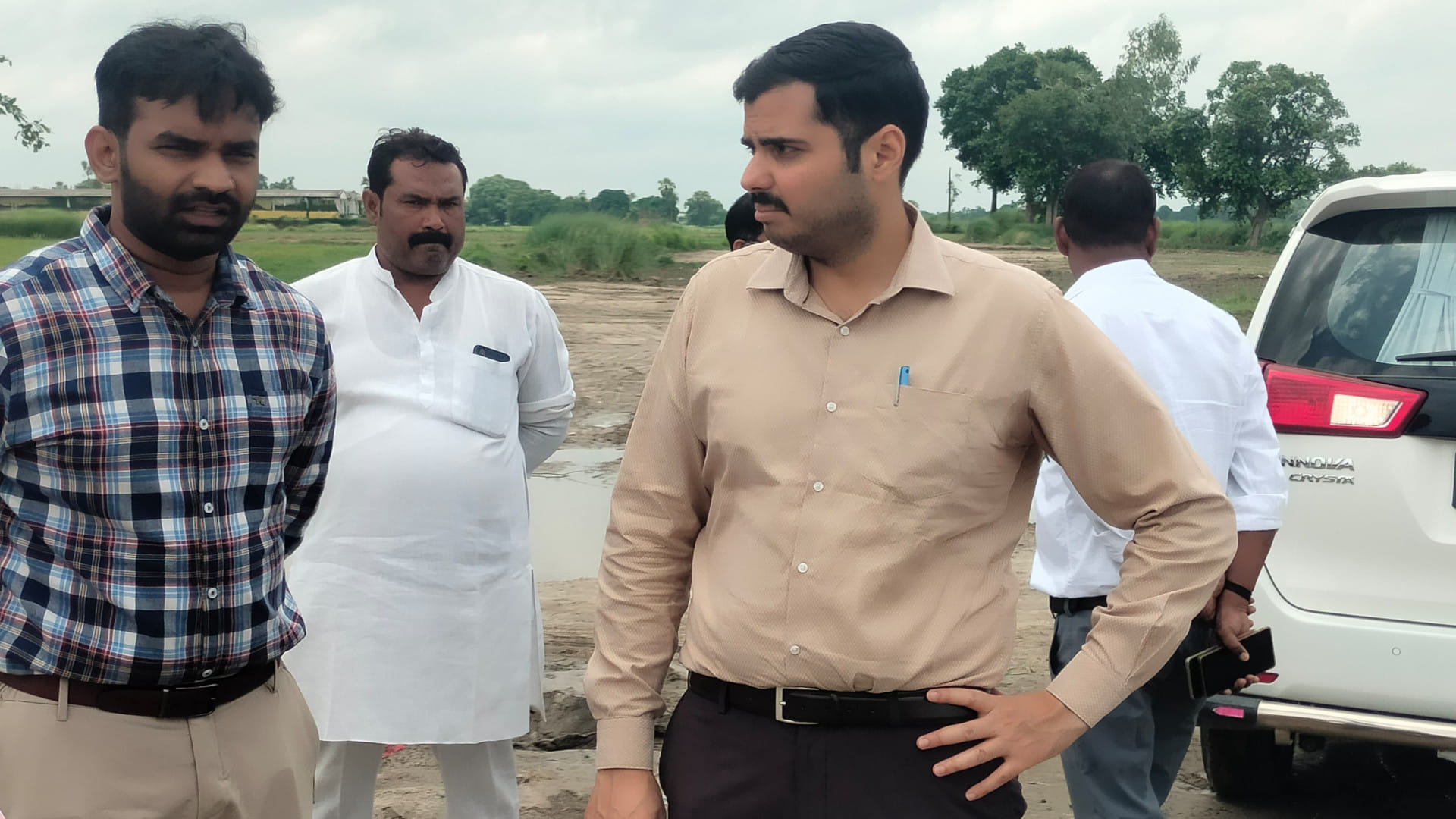 Gorakhpur News:सीडीओ ने किया निरीक्षण, बोले- विकास का ऐसा मॉडल करें ...