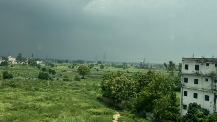 Meerut Weather:रिमझिम बारिश से बदला मौसम, शिव भक्तों और किसानों को मिली ...