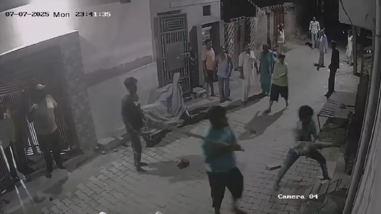 गणेश की मौत मामले में वीडियो वायरल:हिसार पुलिस पर हमला करते दिखे युवक ...