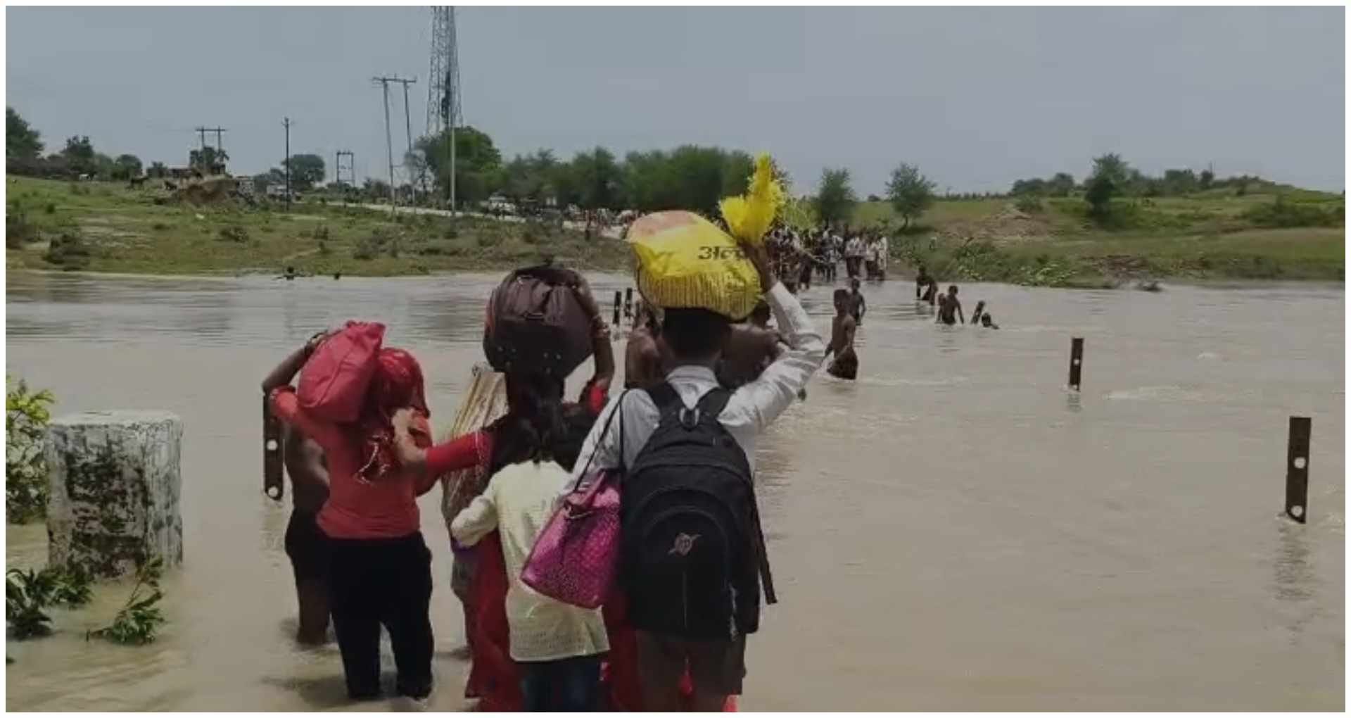Chhatarpur:छतरपुर में बाढ़ का कहर, धसान और सिंघाड़ी नदी में उफान, 18 ...