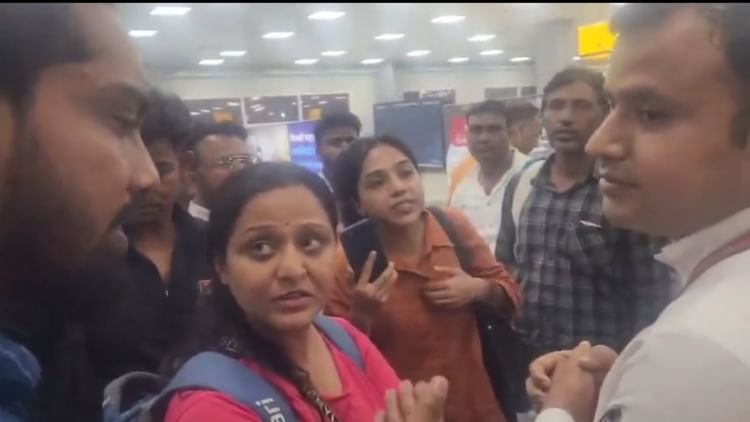 Bihar News : Passengers Created Ruckus After Spicejet Flight Cancelled ...
