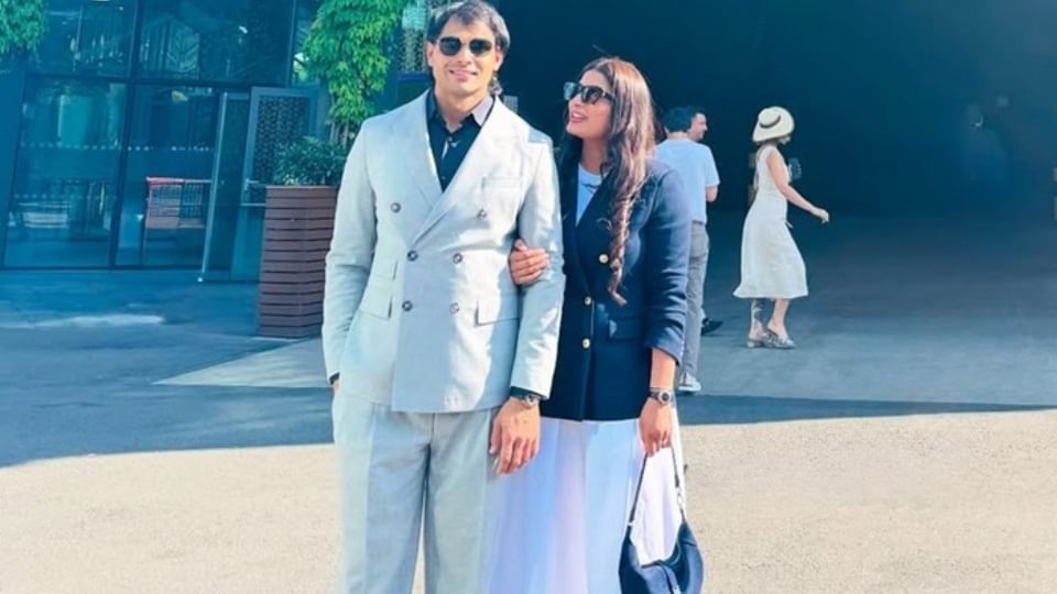 Neeraj Chopra Watch Wimbledon With His Wife Himani Photos - Amar Ujala ...