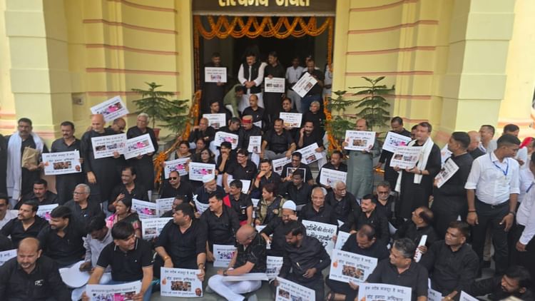 Bihar Vidhan Sabha Live:विस में सीएम नीतीश के सामने विपक्ष की नारेबाजी; हंगामा के कारण दोनों सदन ...