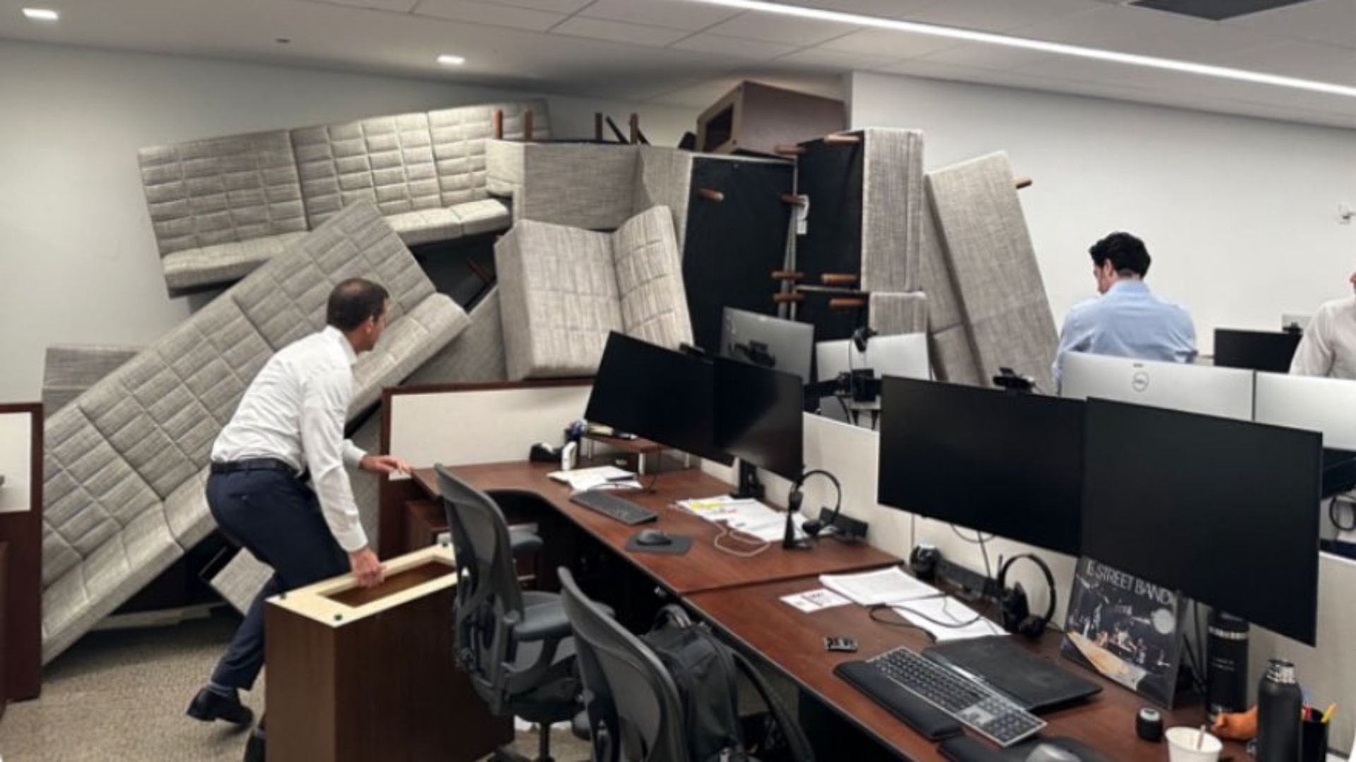 Manhattan Shooter Left A Disturbing Three Page Suicide Note - Amar ...