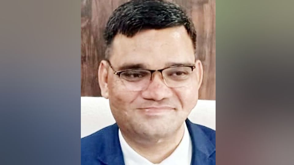 Ias Rinku Singh:'कुछ लोग बौखला गए थे...', उठक-बैठक लगाने वाले अफसर ने ...