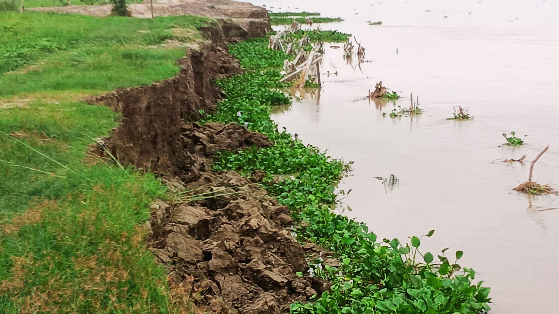 Flood In Up:24 घंटे में 23 सेमी बढ़ा घाघरा का जलस्तर, आजमगढ़ के इन ...