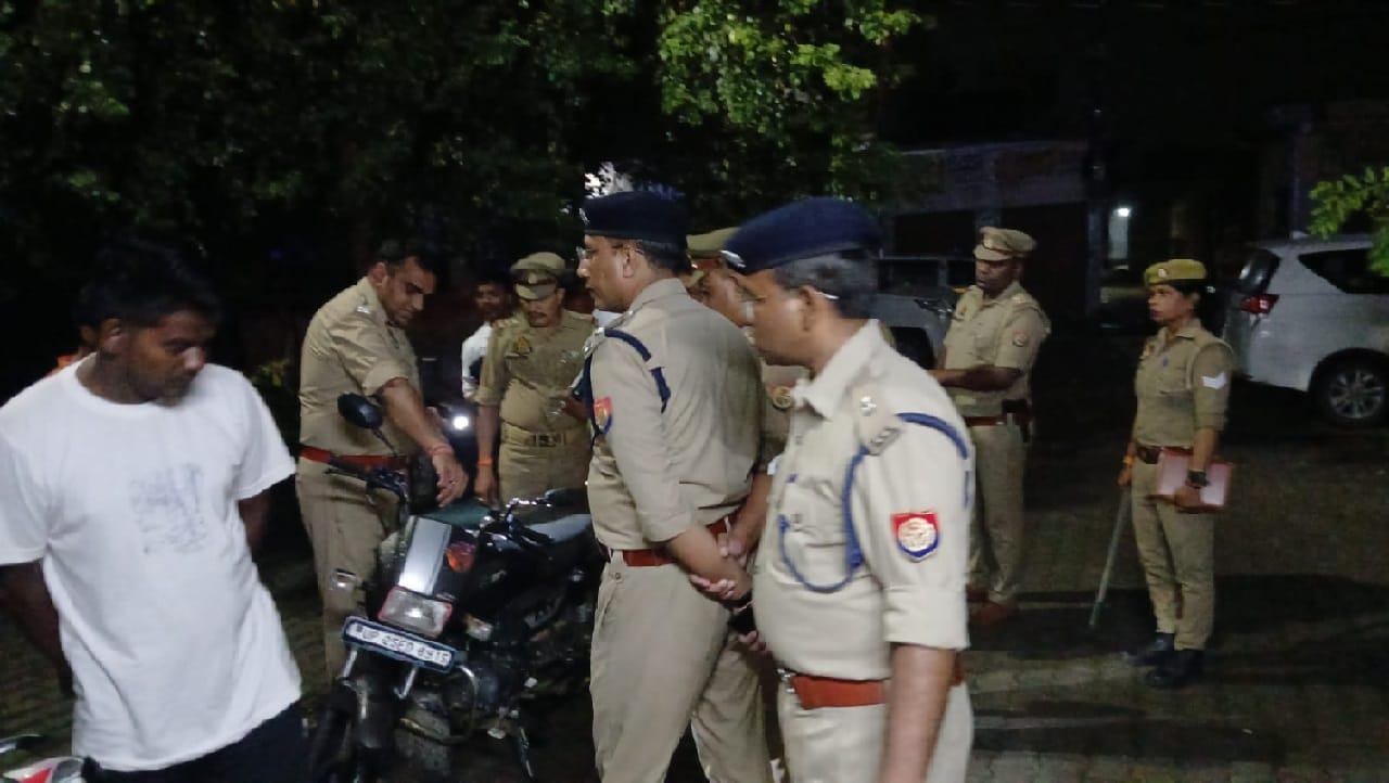 Up:पत्नी के हत्यारोपी ओमसरन की प्रेमिका मन्नत गिरफ्तार, कहा था- एक को चुनो... उसे या मुझे; अब ...