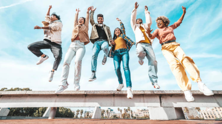 Friendship Day 2025:दोस्तों साथ फ्रेंडशिप डे पर क्लिक करें यादगार ...