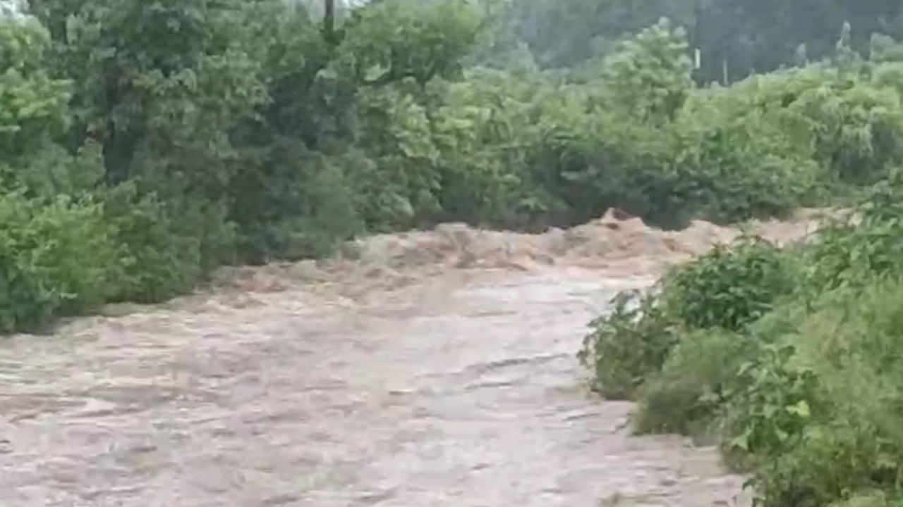 Heavy Rain Warning In Uttarakhand Mountains Today, Orders Issued For School Closure Uttarakhand ...