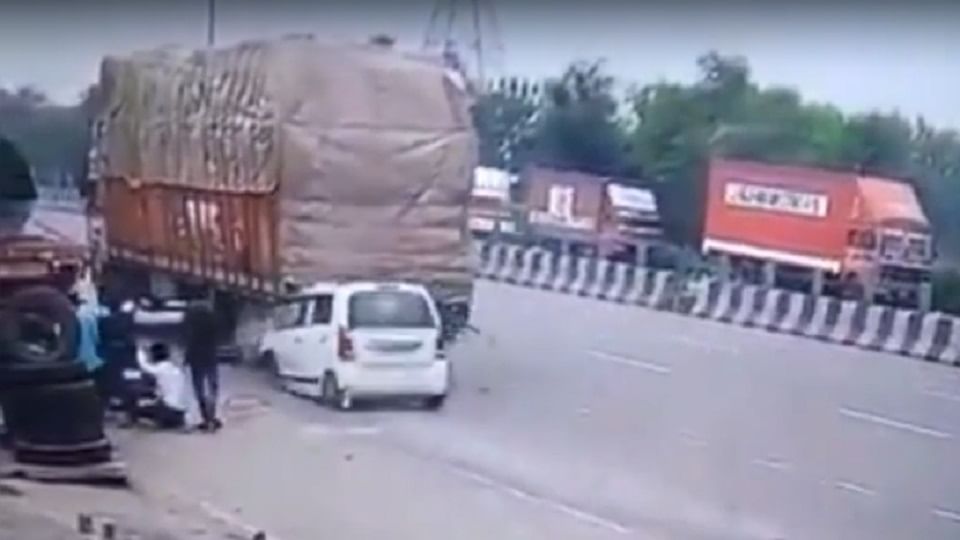 Car Collided From Behind With A Parked Truck Death Of Lawyer Naresh ...