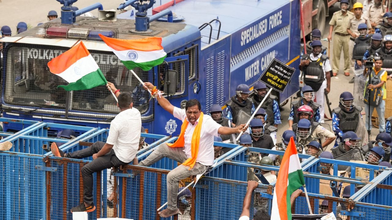 Kolkata:'कोलकाता सुरक्षित नहीं', आरजी कर दुष्कर्म पीड़िता के माता-पिता ...